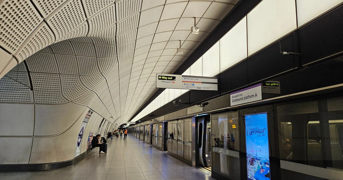 Elizabeth Line Guide For Tourists | 15 Best Stops