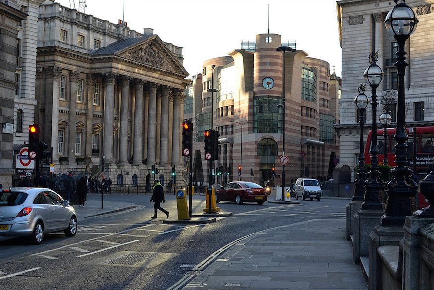 London’s Busiest Intersections - Oxford Circus, Piccadilly & Bank