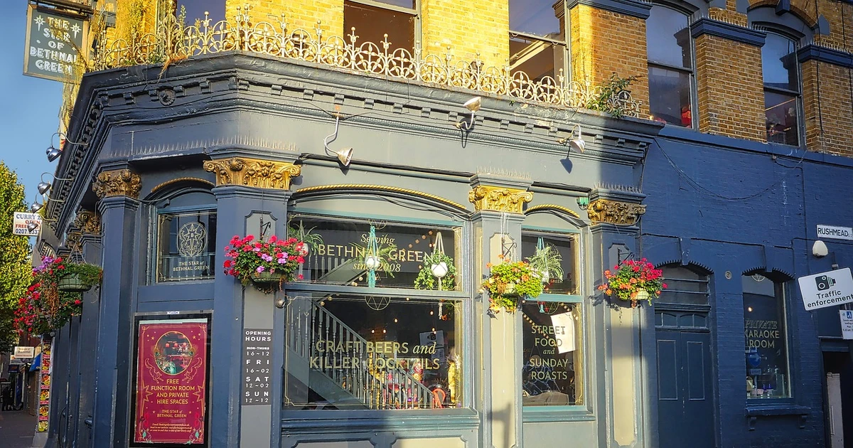 The 35 Best Pubs In London For Great Drinks And Atmosphere