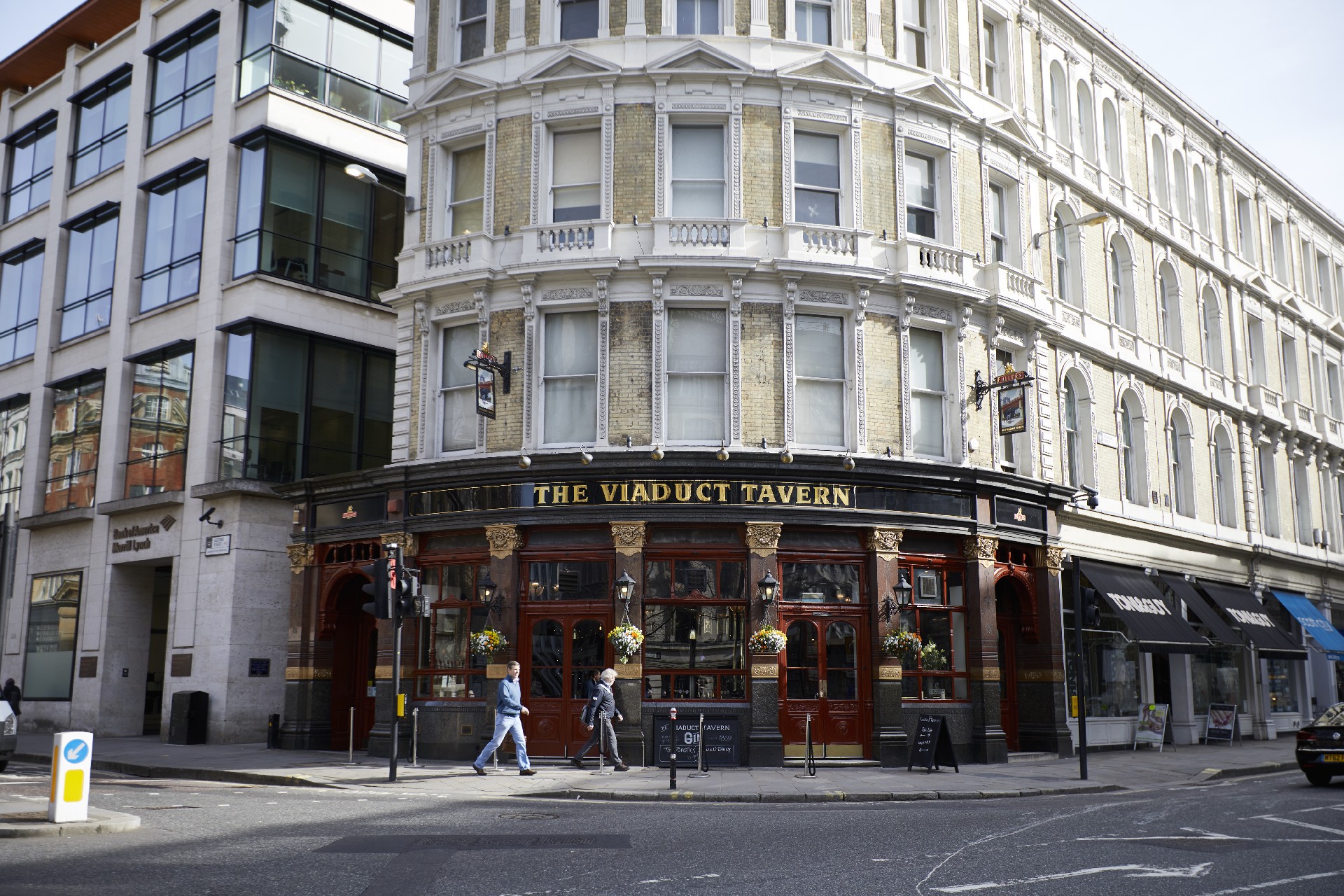 19 Must-Visit London Historic Pubs For A Taste Of History